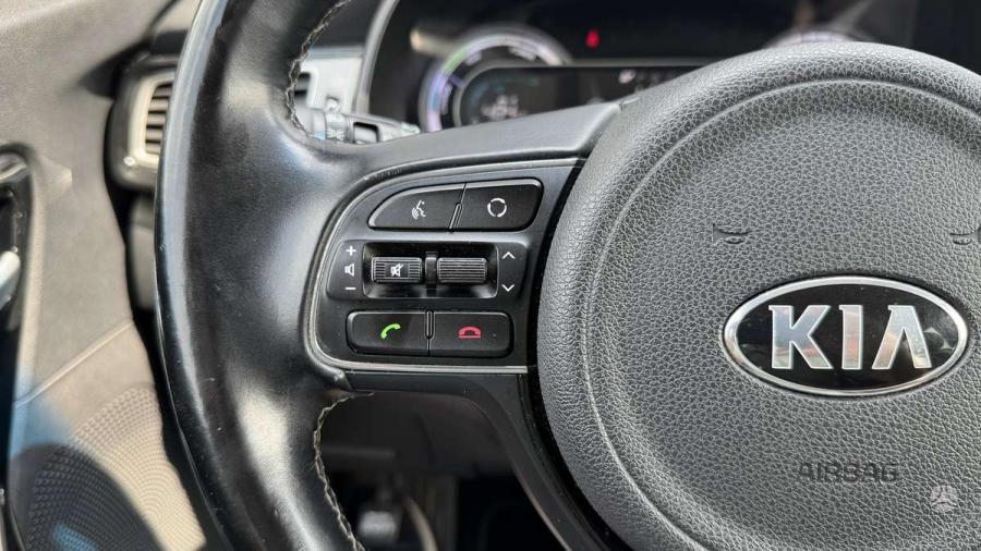 Balts Kia Niro 2017 Viļņa, ar dzinēja tilpumu 1.59 L un nobraukumu 320 tūkst. km par 8500 €, foto 23 vietnē AUTOMOTO.COM.LV