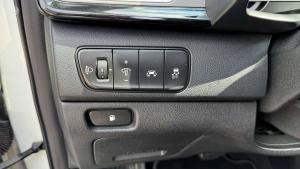 Balts Kia Niro 2017 Viļņa, ar dzinēja tilpumu 1.59 L un nobraukumu 320 tūkst. km par 8500 €, foto 26 vietnē AUTOMOTO.COM.LV