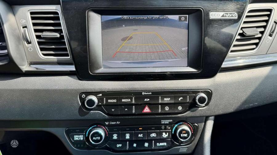 Balts Kia Niro 2017 Viļņa, ar dzinēja tilpumu 1.59 L un nobraukumu 320 tūkst. km par 8500 €, foto 28 vietnē AUTOMOTO.COM.LV