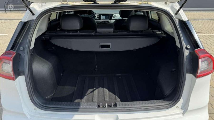 Balts Kia Niro 2017 Viļņa, ar dzinēja tilpumu 1.59 L un nobraukumu 320 tūkst. km par 8500 €, foto 30 vietnē AUTOMOTO.COM.LV