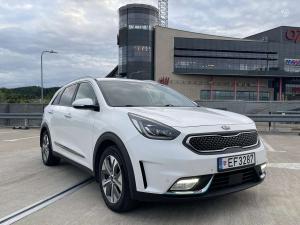 Balts Kia Niro 2017 Viļņa, ar dzinēja tilpumu 1.58 L un nobraukumu 190 tūkst. km par 11200 €, foto  vietnē AUTOMOTO.COM.LV