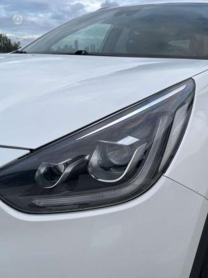 White Kia Niro 2017 in Vilnius, with an engine capacity of 1.58 L and mileage of 190 thousand km for 11200 €, photo 25 on AUTOMOTO.COM.LV