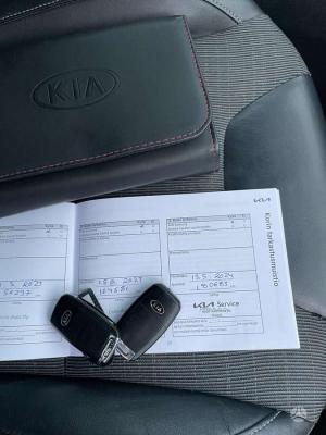 White Kia Niro 2017 in Vilnius, with an engine capacity of 1.58 L and mileage of 190 thousand km for 11200 €, photo 28 on AUTOMOTO.COM.LV