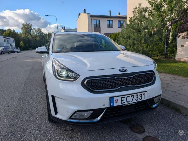 Белый Киа Niro 2017 в Вильнюс, объемом двигателя 1.58 л и пробегом 171 тыс. км за 14980 €, фото 4 на AUTOMOTO.COM.LV
