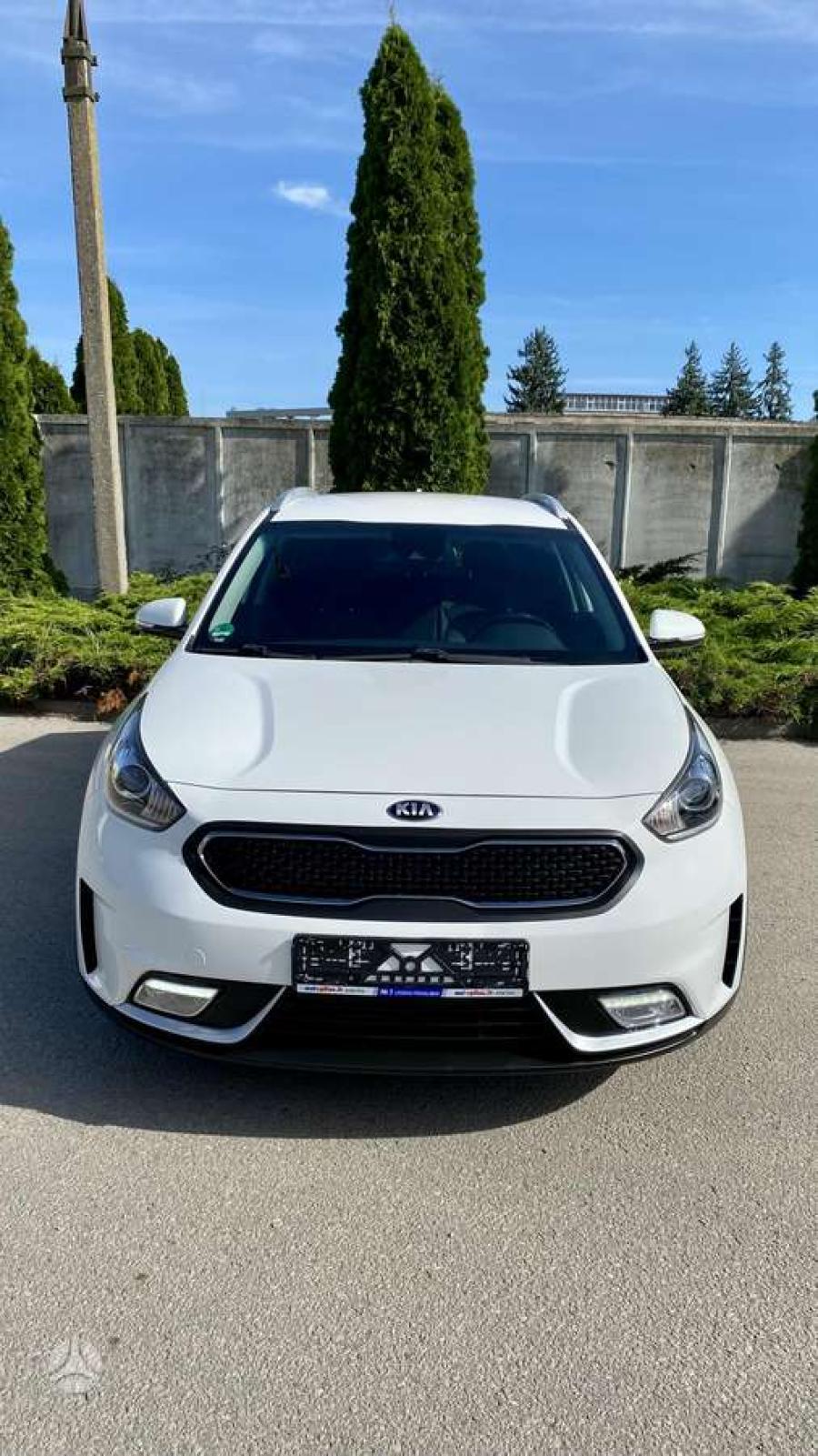 Balts Kia Niro 2017 Marijampole, ar dzinēja tilpumu 1.59 L un nobraukumu 105 tūkst. km par 13500 €, foto 4 vietnē AUTOMOTO.COM.LV