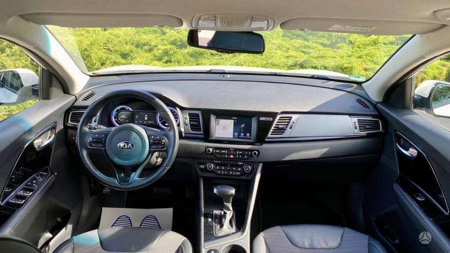 Balts Kia Niro 2017 Marijampole, ar dzinēja tilpumu 1.59 L un nobraukumu 105 tūkst. km par 13500 €, foto 17 vietnē AUTOMOTO.COM.LV