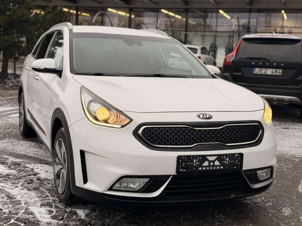 Balts Kia Niro 2018 Viļņa, ar dzinēja tilpumu 1.59 L un nobraukumu 261 tūkst. km par 9350 €, foto 1 vietnē AUTOMOTO.COM.LV