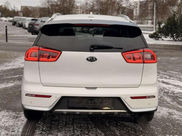 Balts Kia Niro 2018 Viļņa, ar dzinēja tilpumu 1.59 L un nobraukumu 261 tūkst. km par 9350 €, foto 7 vietnē AUTOMOTO.COM.LV