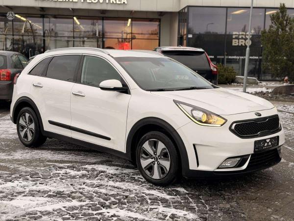 Balts Kia Niro 2018 Viļņa, ar dzinēja tilpumu 1.59 L un nobraukumu 261 tūkst. km par 9350 €, foto 8 vietnē AUTOMOTO.COM.LV