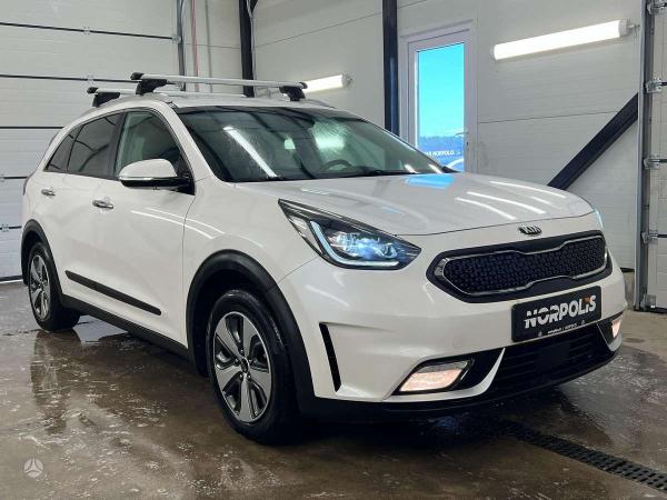 Белый Киа Niro 2018 в Вильнюс, объемом двигателя 1.59 л и пробегом 280 тыс. км за 10648 €, фото 4 на AUTOMOTO.COM.LV