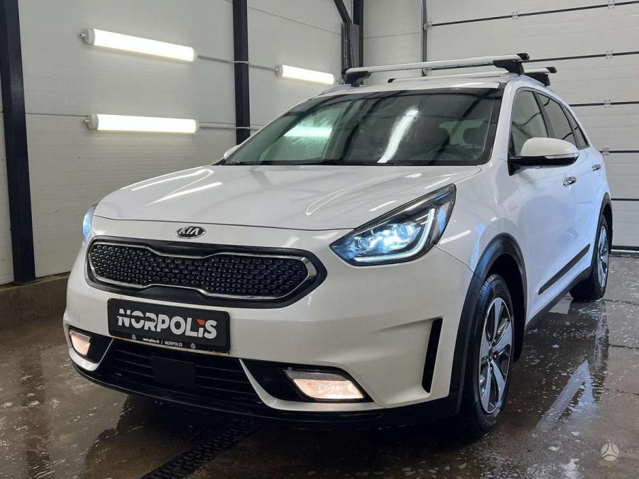 Белый Киа Niro 2018 в Вильнюс, объемом двигателя 1.59 л и пробегом 280 тыс. км за 10648 €, фото 6 на AUTOMOTO.COM.LV