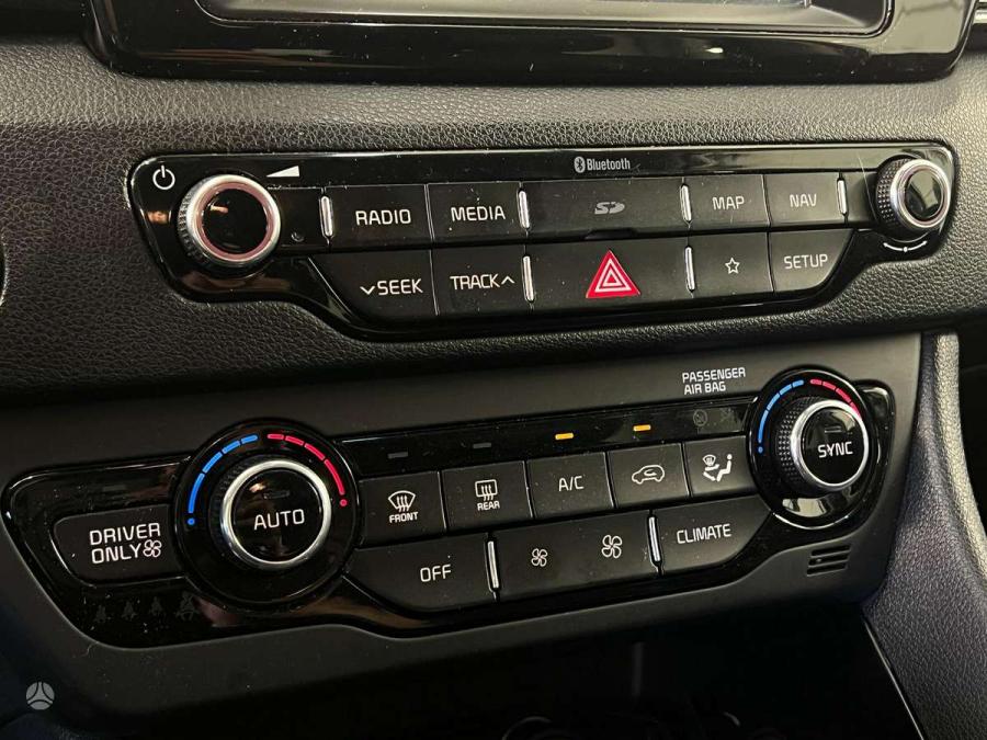 Белый Киа Niro 2018 в Вильнюс, объемом двигателя 1.59 л и пробегом 280 тыс. км за 10648 €, фото 21 на AUTOMOTO.COM.LV