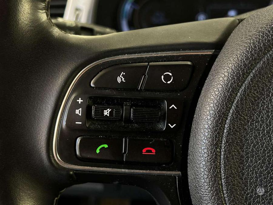 Белый Киа Niro 2018 в Вильнюс, объемом двигателя 1.59 л и пробегом 280 тыс. км за 10648 €, фото 24 на AUTOMOTO.COM.LV