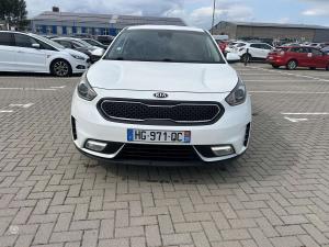 White Kia Niro 2018 in Taurage, with an engine capacity of 1.58 L and mileage of 270 thousand km for 7200 €, photo  on AUTOMOTO.COM.LV
