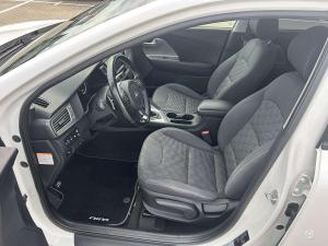 Balts Kia Niro 2018 Tauragė, ar dzinēja tilpumu 1.58 L un nobraukumu 270 tūkst. km par 7200 €, foto 8 vietnē AUTOMOTO.COM.LV
