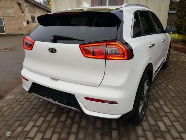 Balts Kia Niro 2019 Šauļi, ar dzinēja tilpumu 1.59 L un nobraukumu 192 tūkst. km par 10700 €, foto 4 vietnē AUTOMOTO.COM.LV