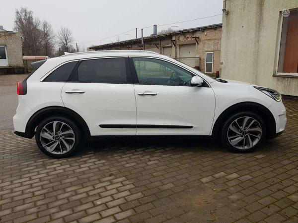 Balts Kia Niro 2019 Šauļi, ar dzinēja tilpumu 1.59 L un nobraukumu 192 tūkst. km par 10700 €, foto 5 vietnē AUTOMOTO.COM.LV