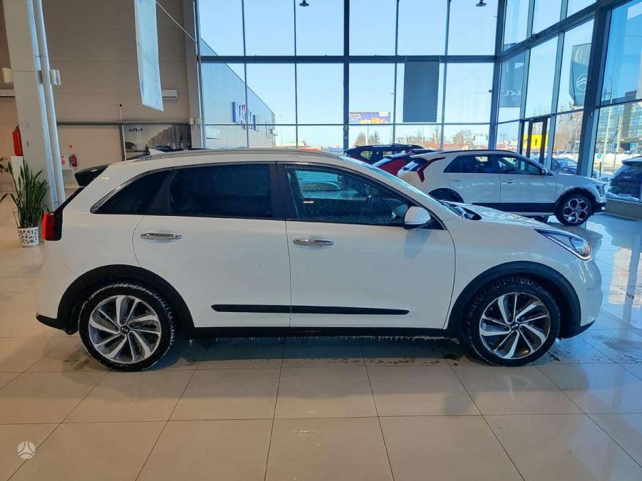 Balts Kia Niro 2019 Kauņa, ar dzinēja tilpumu 1.58 L un nobraukumu 148 tūkst. km par 12500 €, foto 4 vietnē AUTOMOTO.COM.LV