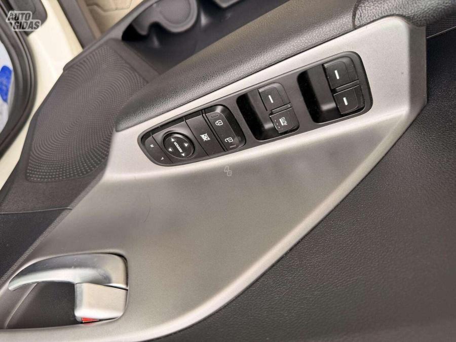 Белый Киа Niro 2019 в Вильнюс, объемом двигателя 1.60 л и пробегом 255 тыс. км за 10350 €, фото 12 на AUTOMOTO.COM.LV