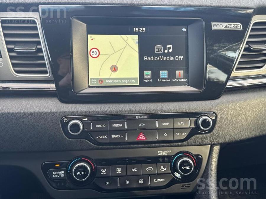 Белый Киа Niro 2019 в Рига, объемом двигателя 1.60 л и пробегом 97 тыс. км за 17199 €, фото 13 на AUTOMOTO.COM.LV
