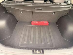 White Kia Niro 2019 in Vilnius, with an engine capacity of 1.60 L and mileage of 255 thousand km for 9250 €, photo 18 on AUTOMOTO.COM.LV