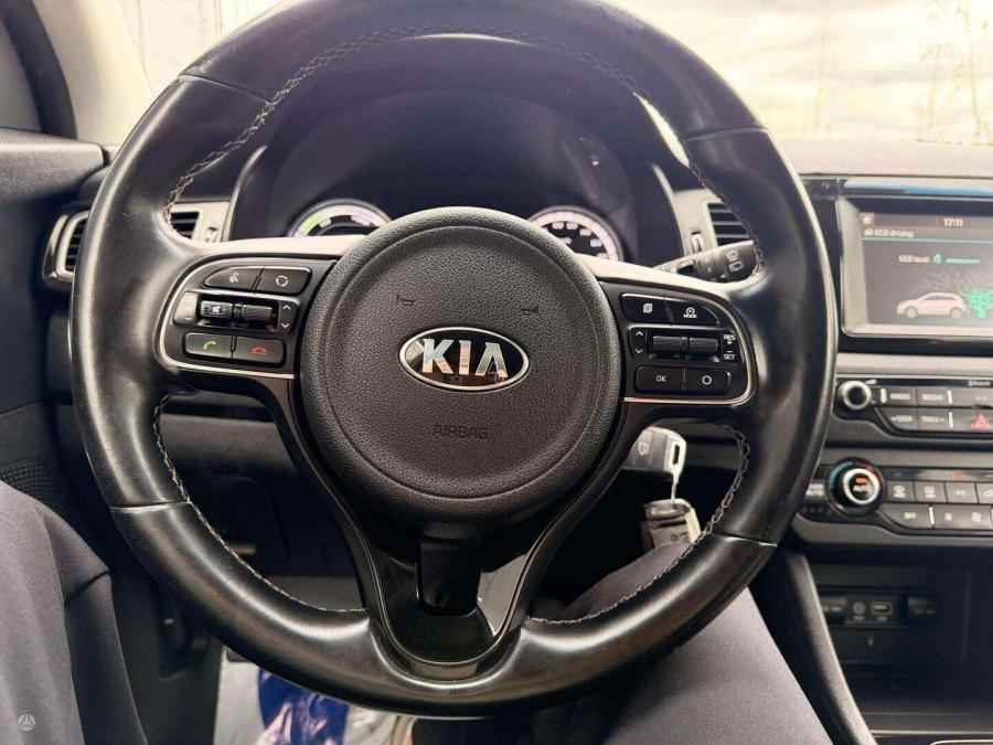 Balts Kia Niro 2019 Viļņa, ar dzinēja tilpumu 1.60 L un nobraukumu 255 tūkst. km par 9250 €, foto 24 vietnē AUTOMOTO.COM.LV