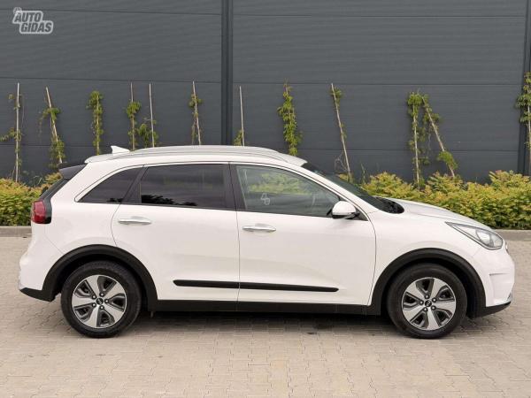 Balts Kia Niro 2019 Viļņa, ar dzinēja tilpumu 1.60 L un nobraukumu 255 tūkst. km par 9250 €, foto 4 vietnē AUTOMOTO.COM.LV