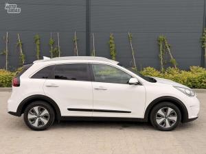 Белый Киа Niro 2019 в Вильнюс, объемом двигателя 1.60 л и пробегом 255 тыс. км за 9250 €, фото 5 на AUTOMOTO.COM.LV