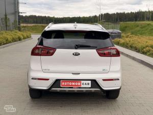 Белый Киа Niro 2019 в Вильнюс, объемом двигателя 1.60 л и пробегом 255 тыс. км за 9250 €, фото 7 на AUTOMOTO.COM.LV