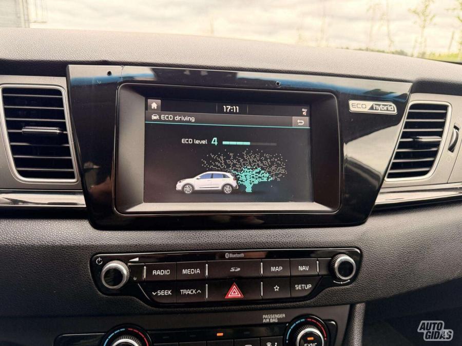Белый Киа Niro 2019 в Вильнюс, объемом двигателя 1.60 л и пробегом 255 тыс. км за 9250 €, фото 23 на AUTOMOTO.COM.LV