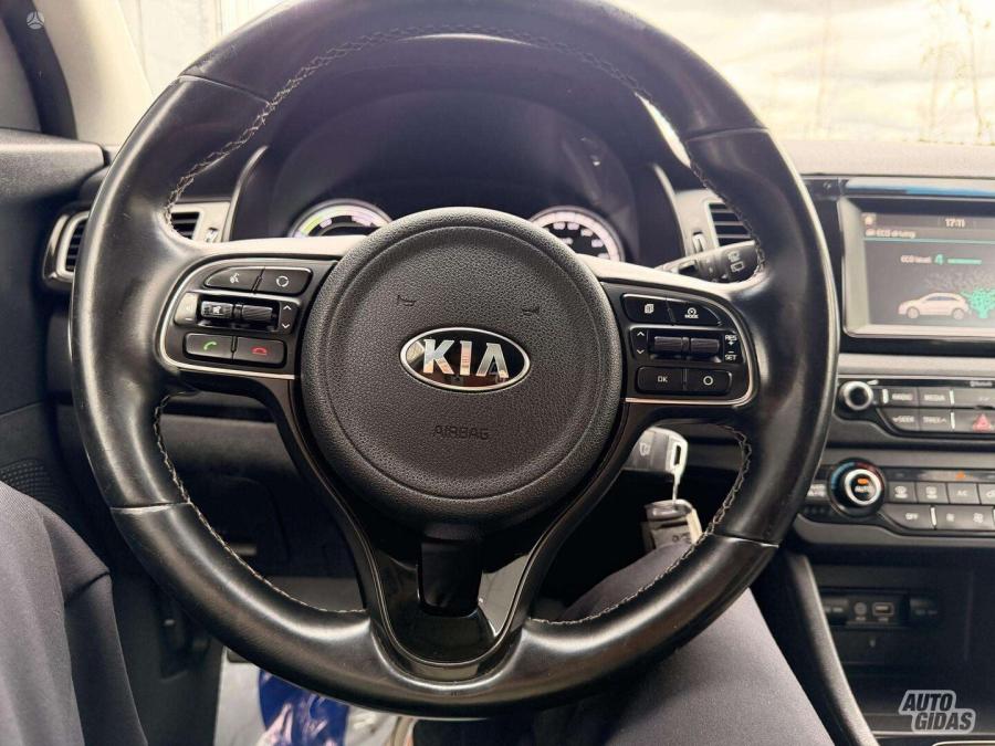 Белый Киа Niro 2019 в Вильнюс, объемом двигателя 1.60 л и пробегом 255 тыс. км за 9250 €, фото 24 на AUTOMOTO.COM.LV