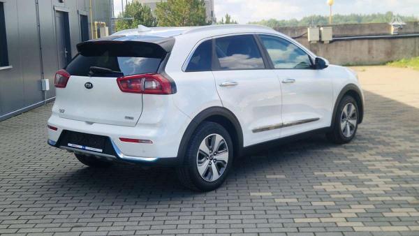 Balts Kia Niro 2019 Šauļi, ar dzinēja tilpumu 1.60 L un nobraukumu 170 tūkst. km par 12999 €, foto 3 vietnē AUTOMOTO.COM.LV