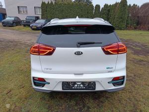 White Kia Niro 2020 in Marijampole, with an engine capacity of 0.00 L and mileage of 80 thousand km for 17399 €, photo 32 on AUTOMOTO.COM.LV
