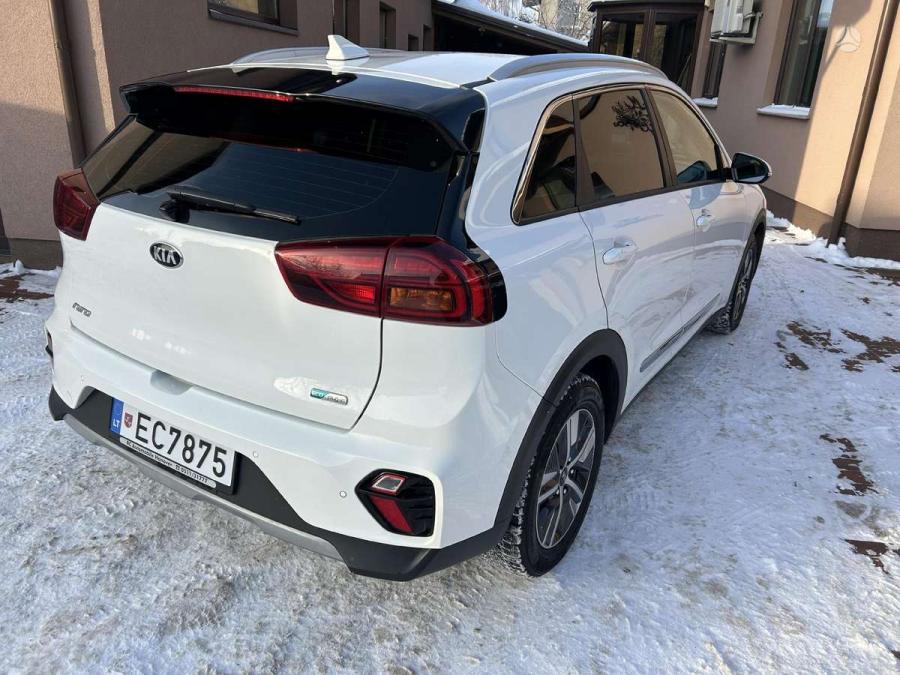 White Kia Niro 2020 in Siauliai, with an engine capacity of 1.58 L and mileage of 36 thousand km for 17900 €, photo 21 on AUTOMOTO.COM.LV