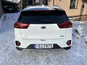 White Kia Niro 2020 in Siauliai, with an engine capacity of 1.58 L and mileage of 36 thousand km for 17900 €, photo 23 on AUTOMOTO.COM.LV