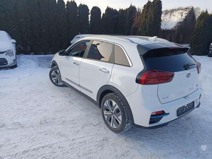 Balts Kia Niro 2020 Marijampole, ar dzinēja tilpumu 0.00 L un nobraukumu 80 tūkst. km par 14999 €, foto 32 vietnē AUTOMOTO.COM.LV