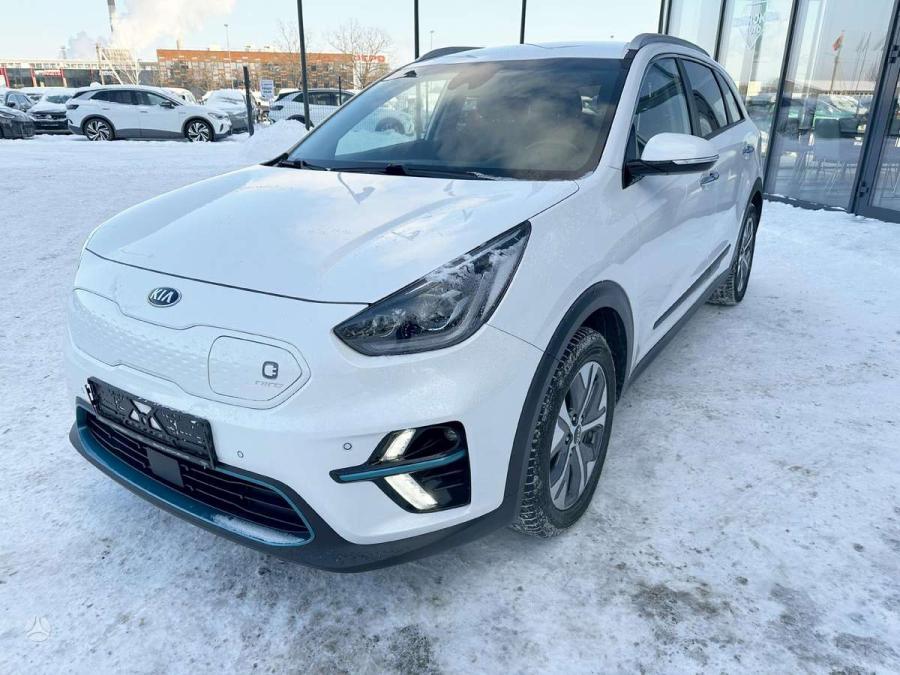 White Kia Niro 2020 in Kaunas, with an engine capacity of 0.00 L and mileage of 180 thousand km for 15700 €, photo 1 on AUTOMOTO.COM.LV