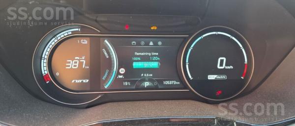 White Kia Niro 2020 in Riga, with an engine capacity of 1.60 L and mileage of 105 thousand km for 20500 €, photo 7 on AUTOMOTO.COM.LV