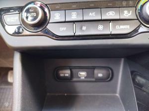 Balts Kia Niro 2020 Viļņa, ar dzinēja tilpumu 1.58 L un nobraukumu 101 tūkst. km par 17400 €, foto 9 vietnē AUTOMOTO.COM.LV
