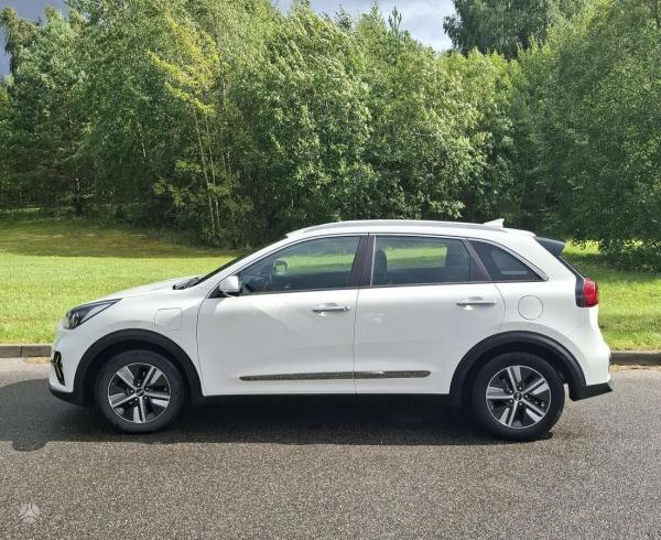 Balts Kia Niro 2020 Viļņa, ar dzinēja tilpumu 1.58 L un nobraukumu 116 tūkst. km par 16990 €, foto 4 vietnē AUTOMOTO.COM.LV