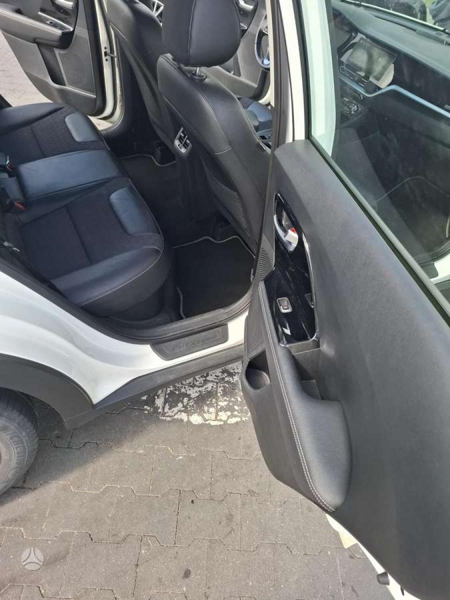 Balts Kia Niro 2020 Viļņa, ar dzinēja tilpumu 1.58 L un nobraukumu 116 tūkst. km par 16990 €, foto 19 vietnē AUTOMOTO.COM.LV