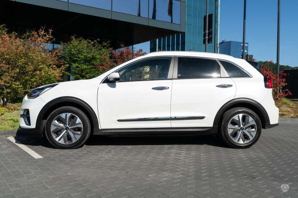 Balts Kia Niro 2020 Viļņa, ar dzinēja tilpumu 0.00 L un nobraukumu 120 tūkst. km par 14500 €, foto 3 vietnē AUTOMOTO.COM.LV