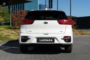 White Kia Niro 2020 in Vilnius, with an engine capacity of 0.00 L and mileage of 120 thousand km for 14500 €, photo 5 on AUTOMOTO.COM.LV