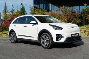 White Kia Niro 2020 in Vilnius, with an engine capacity of 0.00 L and mileage of 120 thousand km for 14500 €, photo 9 on AUTOMOTO.COM.LV