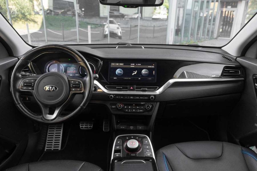 White Kia Niro 2020 in Vilnius, with an engine capacity of 0.00 L and mileage of 120 thousand km for 14500 €, photo 14 on AUTOMOTO.COM.LV