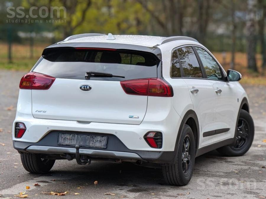 White Kia Niro 2020 in Jurmala, with an engine capacity of 1.60 L and mileage of 0 thousand km for 13850 €, photo 7 on AUTOMOTO.COM.LV