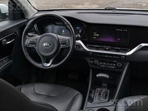 White Kia Niro 2020 in Jurmala, with an engine capacity of 1.60 L and mileage of 0 thousand km for 13850 €, photo 16 on AUTOMOTO.COM.LV