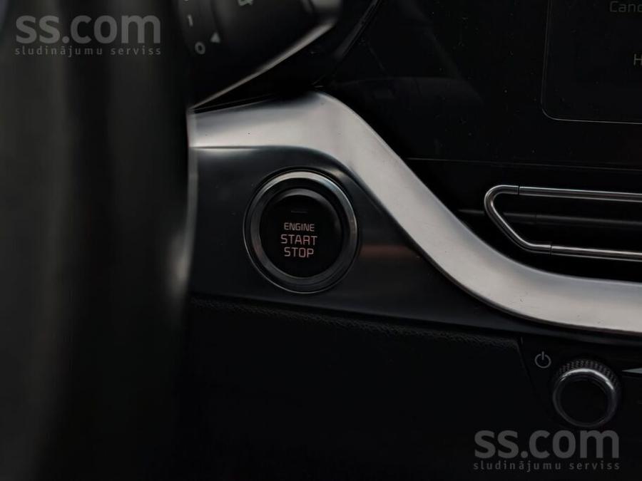 White Kia Niro 2020 in Jurmala, with an engine capacity of 1.60 L and mileage of 0 thousand km for 13850 €, photo 26 on AUTOMOTO.COM.LV