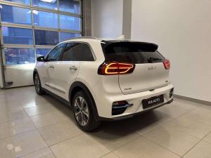 White Kia Niro 2021 in Vilnius, with an engine capacity of 0.00 L and mileage of 71 thousand km for 19700 €, photo 26 on AUTOMOTO.COM.LV