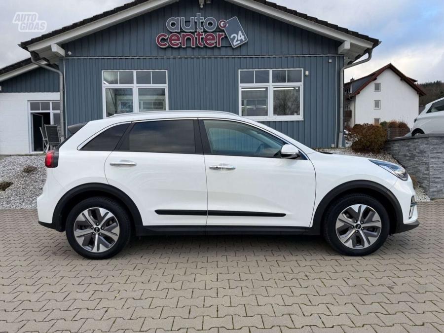 Balts Kia Niro 2021 Kauņa, ar dzinēja tilpumu 0.00 L un nobraukumu 55 tūkst. km par 22201 €, foto 2 vietnē AUTOMOTO.COM.LV